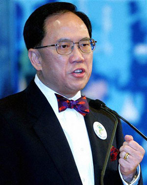 Donald Tsang: British Knight on Hong Kong's Throne | Asian American ...