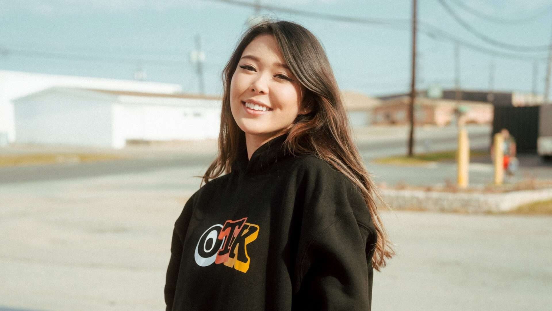 Twitch’s Most ‘Extra’ Streamer is Also an Ivy League Genius By Kelli ...